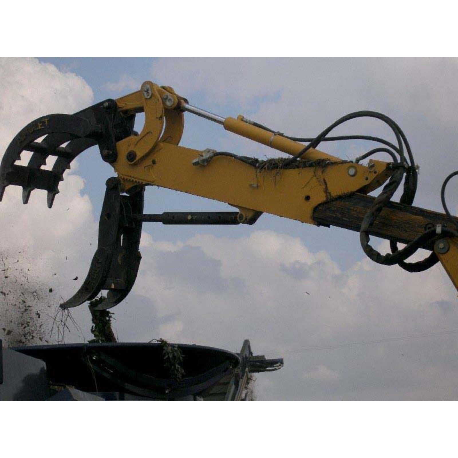 Amulet HoeMate Excavator Multi-Tine Rake