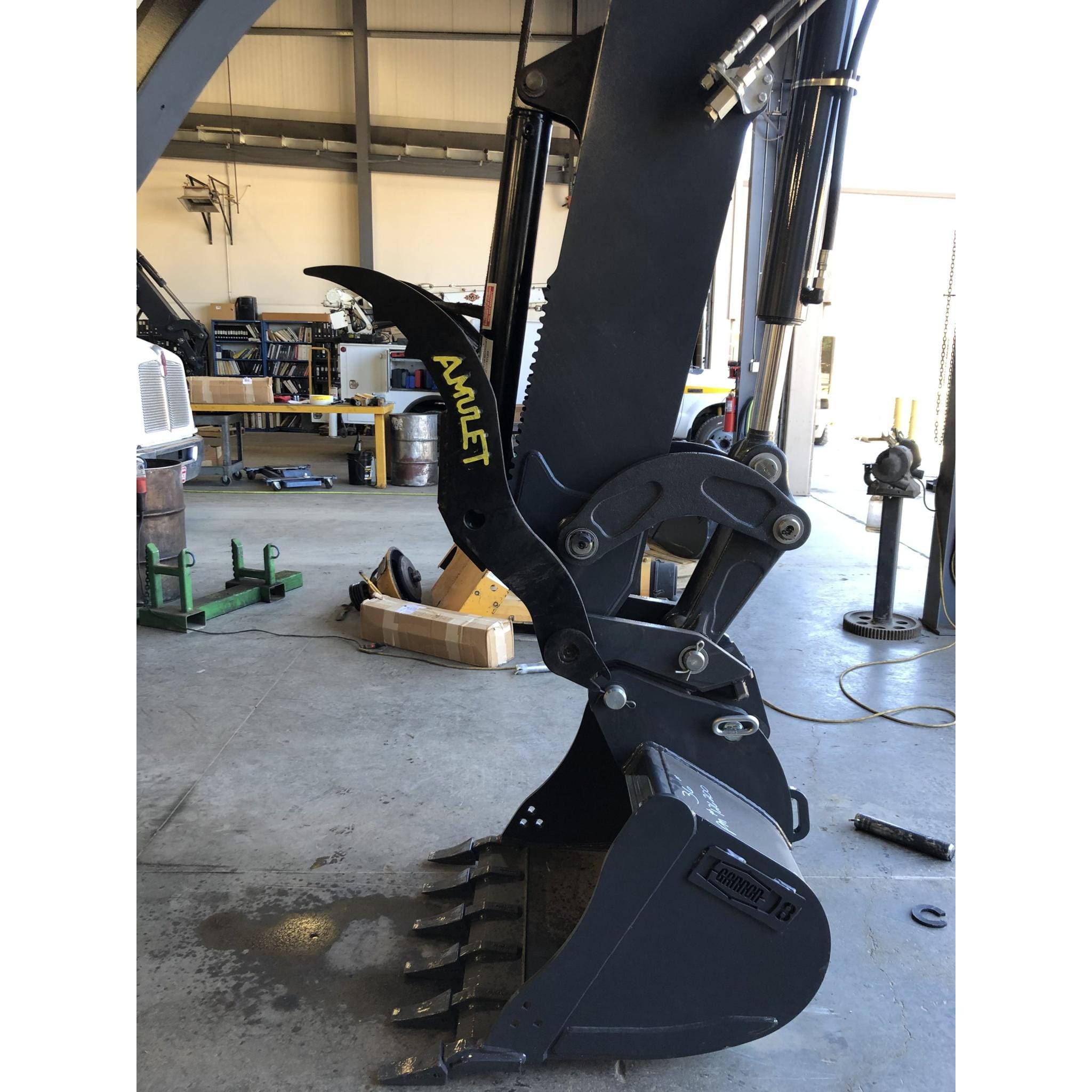 POWERCLAMP Hydraulic Excavator and Backhoe Thumb
