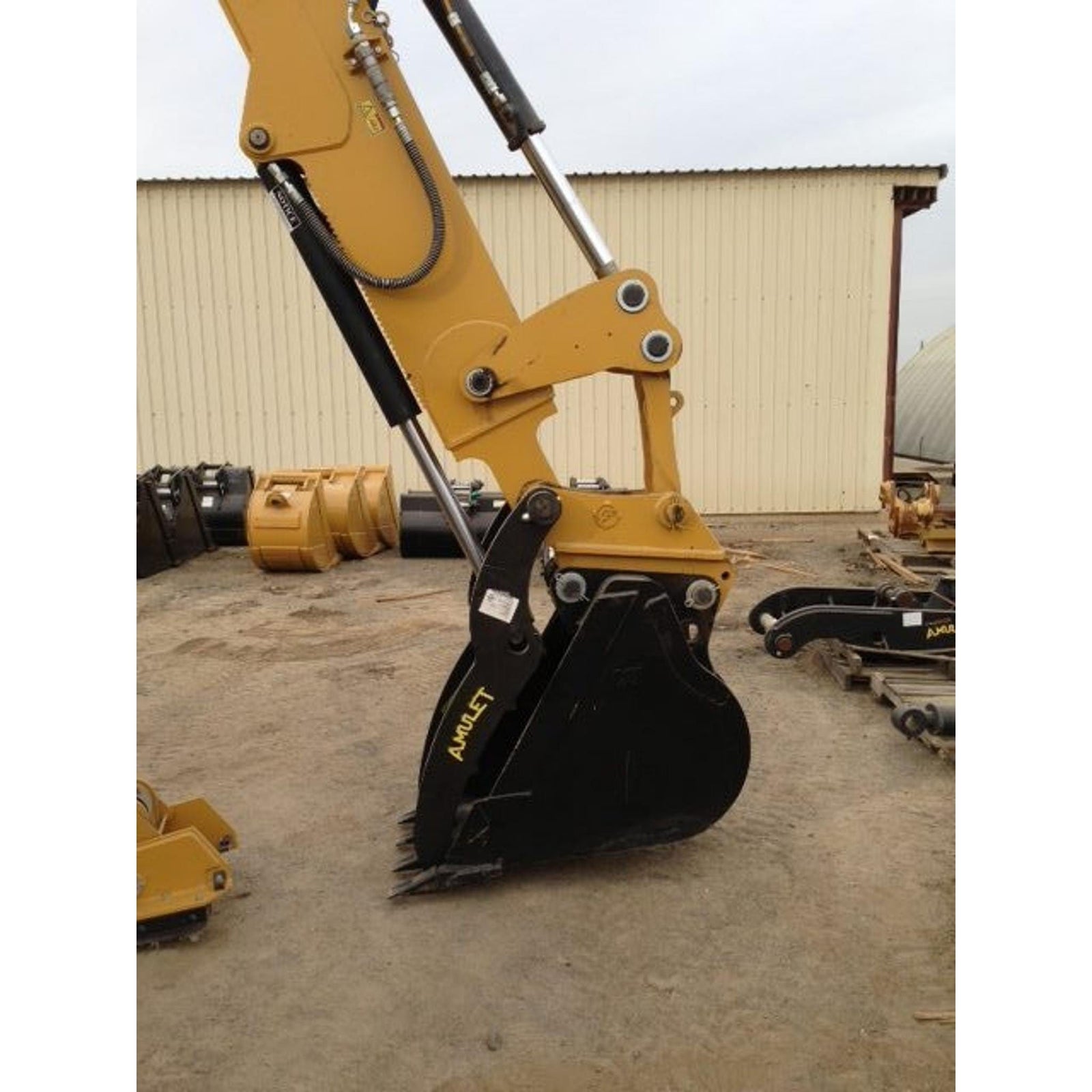 POWERCLAMP Hydraulic Excavator and Backhoe Thumb