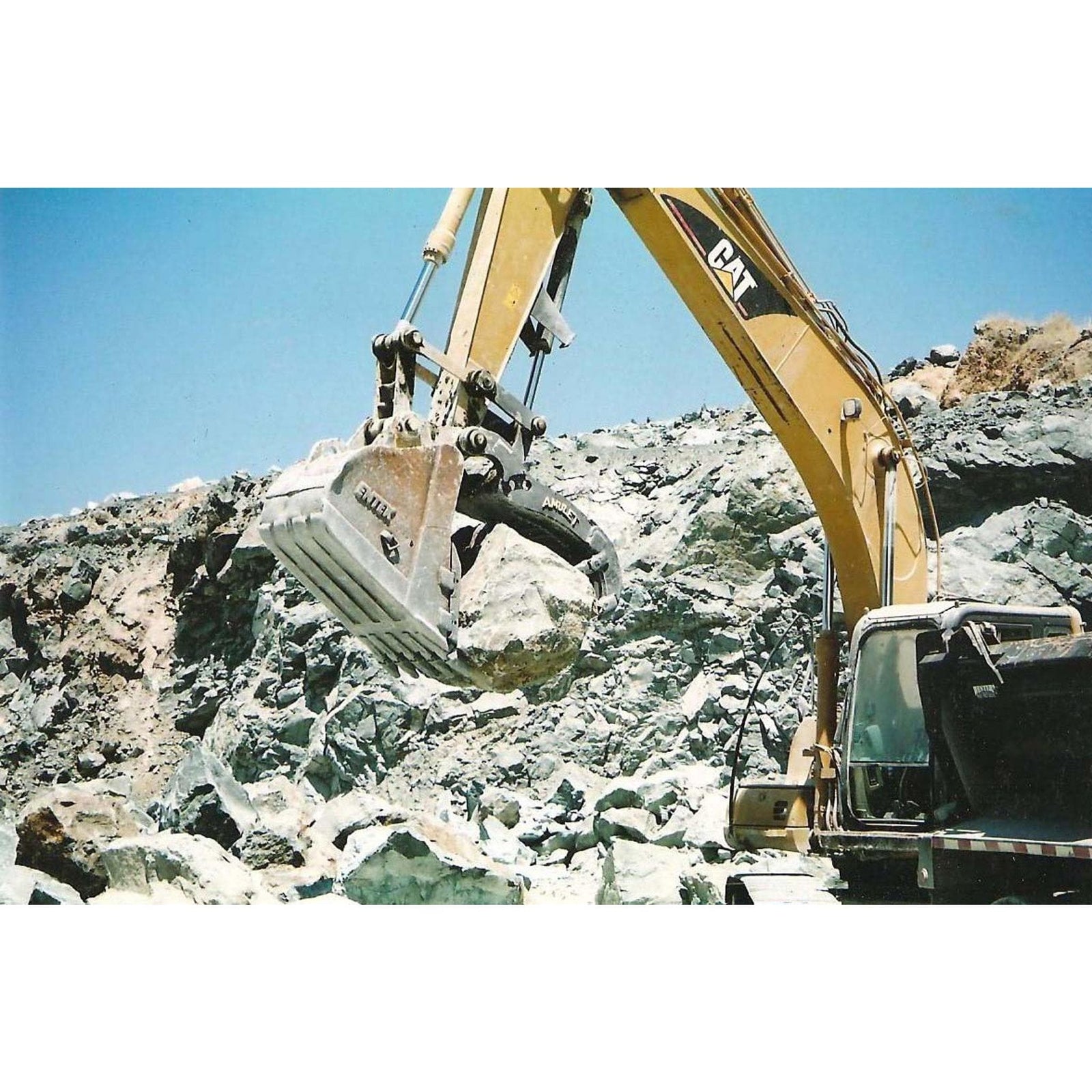 POWERCLAMP Hydraulic Excavator and Backhoe Thumb