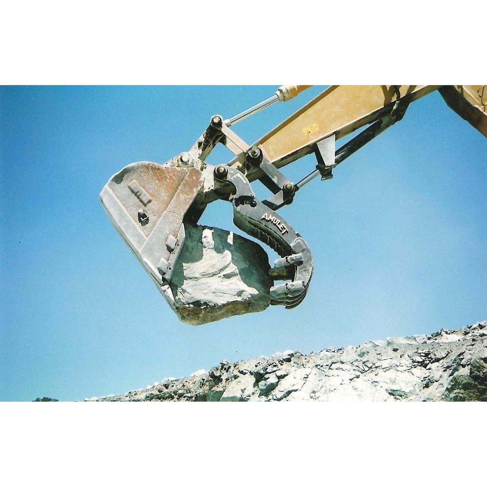 POWERCLAMP Hydraulic Excavator and Backhoe Thumb
