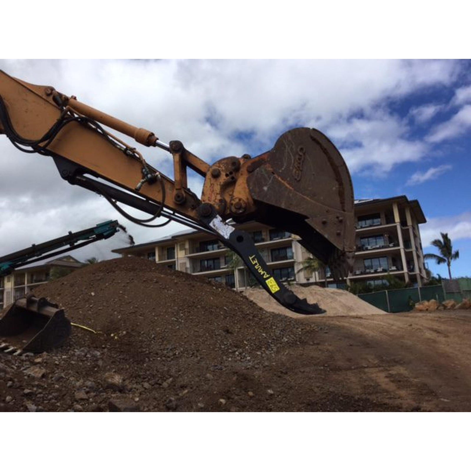 POWERCLAMP Hydraulic Excavator and Backhoe Thumb