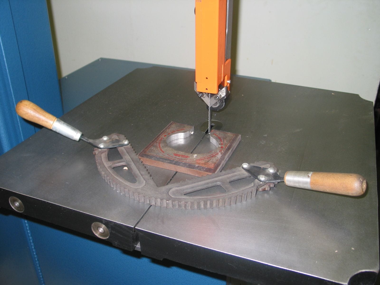 DoALL Vertical Contour Band Saw 2013-V5