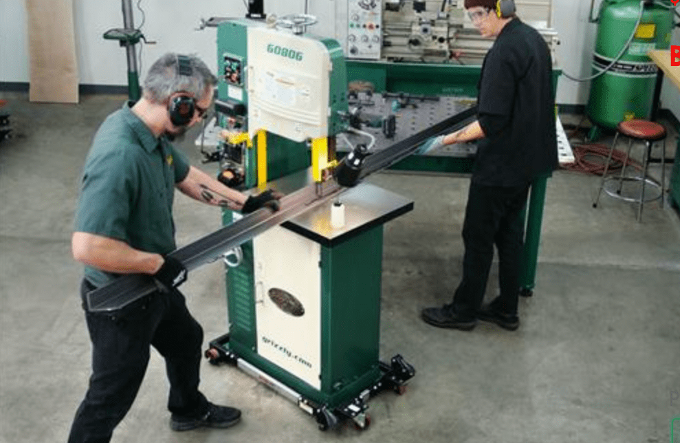 Grizzly Industrial 14" 1-1/2 HP Variable-Speed Vertical Metal-Cutting