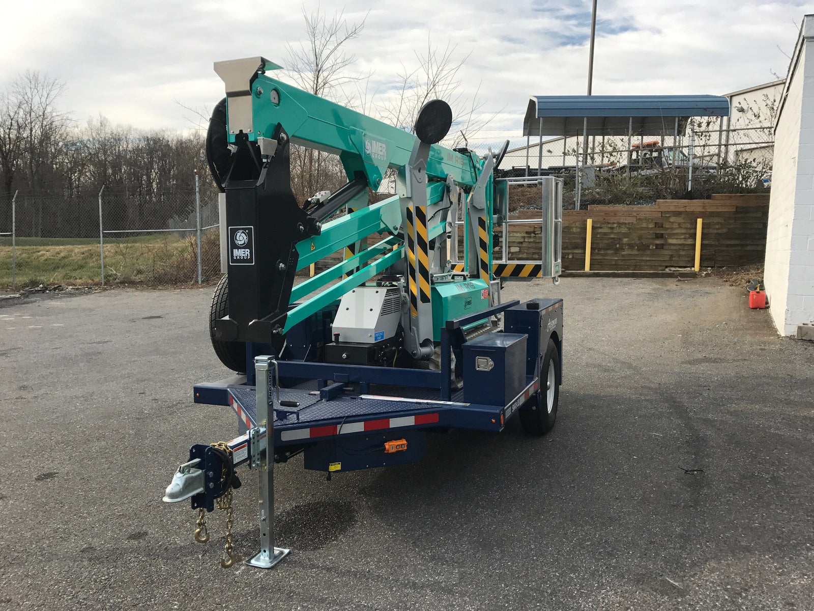 IM R13T Tracked Telescopic Atrium Lift